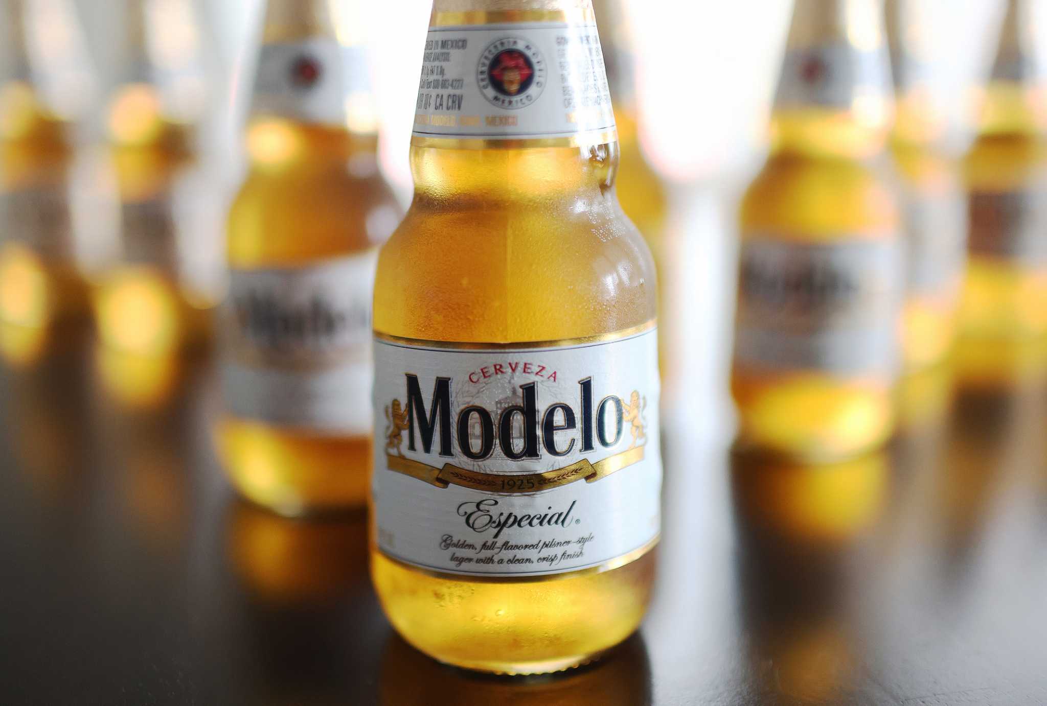 Modelo Especial: Hương Vị Mexico Tinh Tế Trong Mỗi Chén Bia